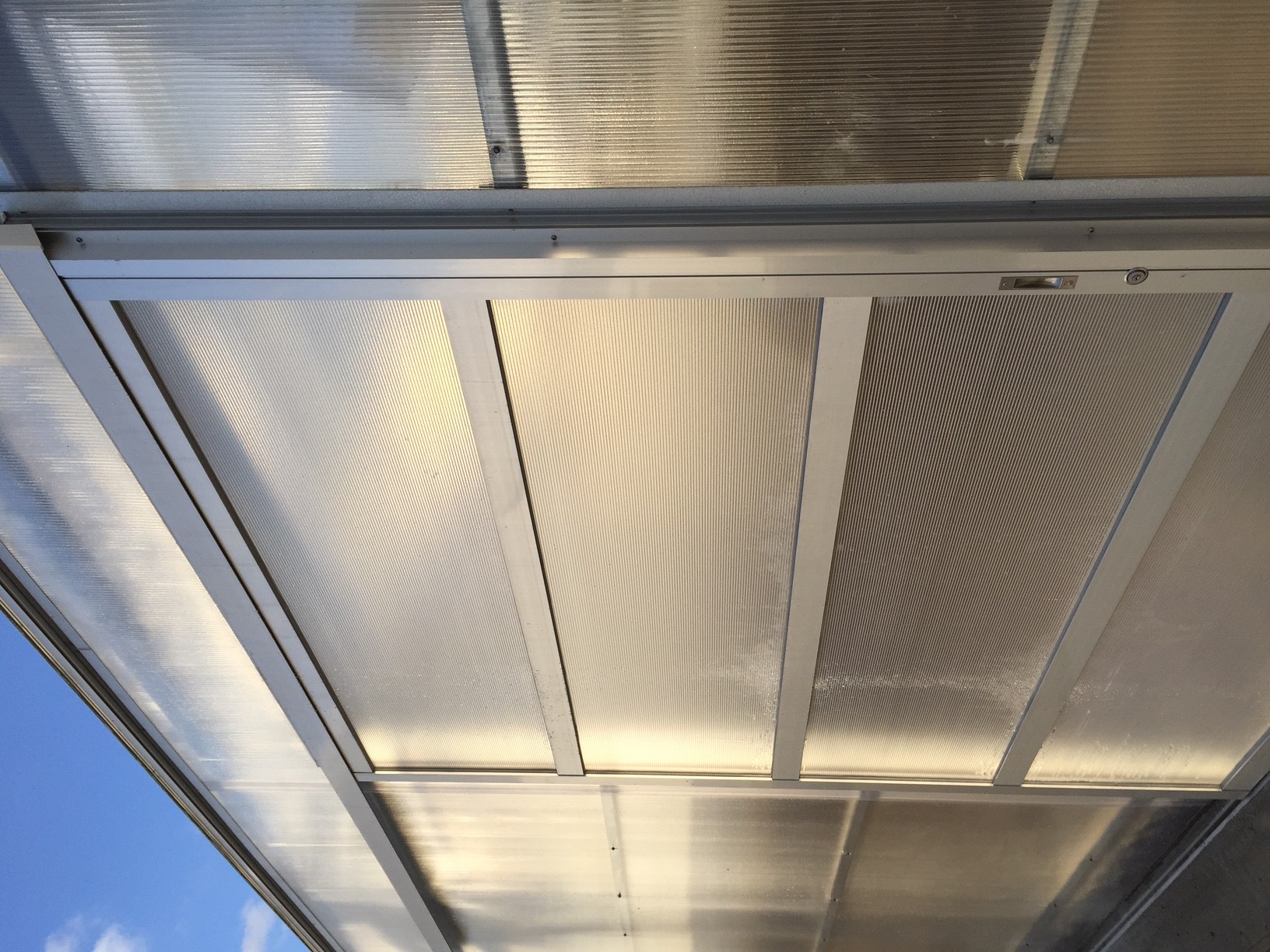 Polygal 中空ポリカ施工事例 Photo gallery | 株式会社ケーアイエヌ